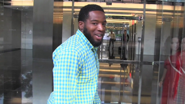 NFL Star Alfred Morris -- Takes Fancy Waiter Job ... After 2 TD ...
